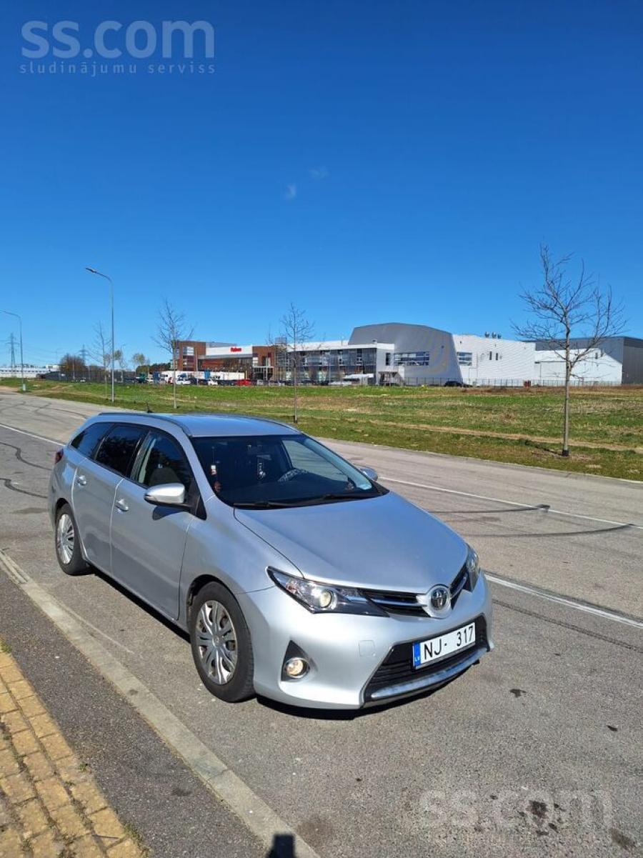 Toyota Auris 2013 Rīga, ar dzinēja tilpumu 1.40 L un nobraukumu 345 tūkst. km par 4100 €, foto 1 vietnē AUTOMOTO.COM.LV