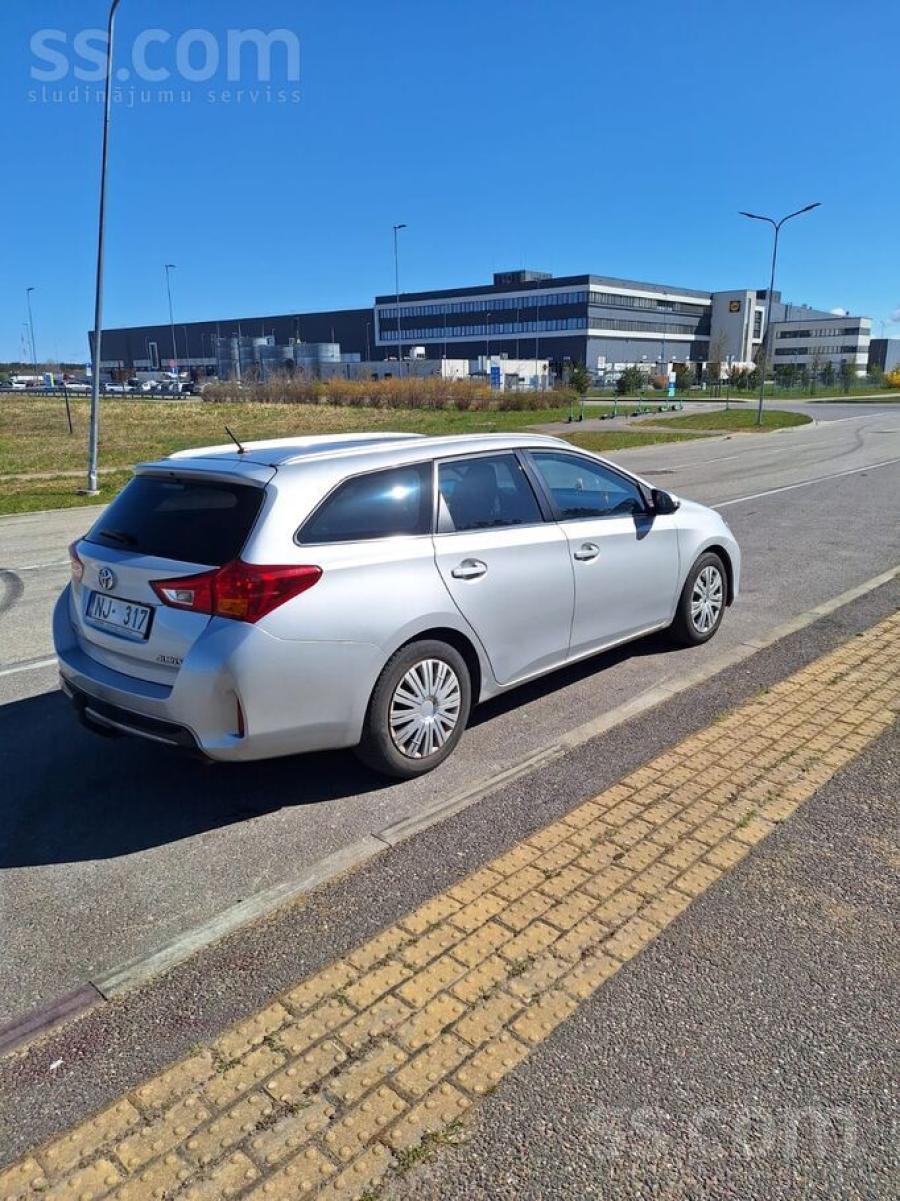 Toyota Auris 2013 Rīga, ar dzinēja tilpumu 1.40 L un nobraukumu 345 tūkst. km par 4100 €, foto 4 vietnē AUTOMOTO.COM.LV