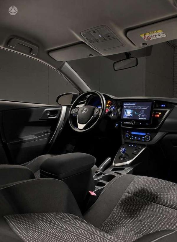 Toyota Auris 2013 in Klaipeda, with an engine capacity of 0.00 L and mileage of 114 thousand km for 8499 €, photo 5 on AUTOMOTO.COM.LV
