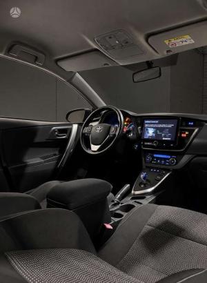 Toyota Auris 2013 in Klaipeda, with an engine capacity of 0.00 L and mileage of 114 thousand km for 8499 €, photo 5 on AUTOMOTO.COM.LV