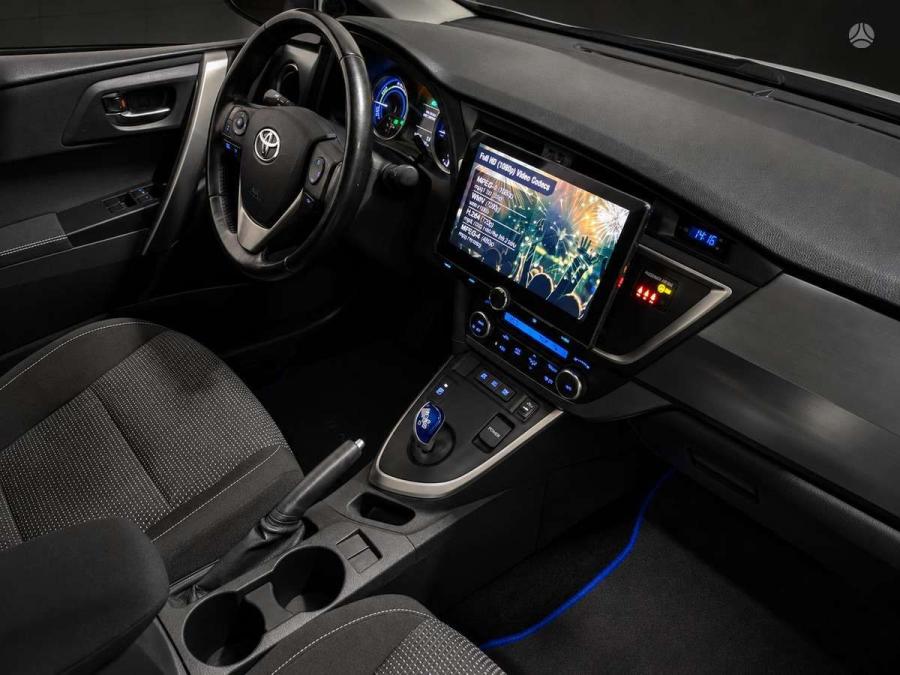 Toyota Auris 2013 in Klaipeda, with an engine capacity of 0.00 L and mileage of 114 thousand km for 8499 €, photo 6 on AUTOMOTO.COM.LV