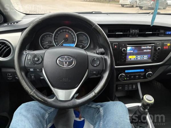 Toyota Auris 2014 in Jelgava, with an engine capacity of 1.40 L and mileage of 311 thousand km for 3146 €, photo 7 on AUTOMOTO.COM.LV