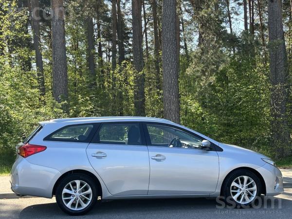 Toyota Auris 2014 in Valmiera, with an engine capacity of 1.40 L and mileage of 0 thousand km for 7200 €, photo 5 on AUTOMOTO.COM.LV