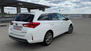Toyota Auris 2014 in Vilnius, with an engine capacity of 1.80 L and mileage of 215 thousand km for 7200 €, photo 4 on AUTOMOTO.COM.LV