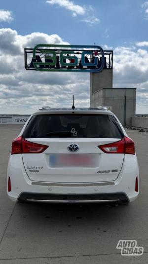 Toyota Auris 2014 in Vilnius, with an engine capacity of 1.80 L and mileage of 215 thousand km for 7200 €, photo 5 on AUTOMOTO.COM.LV