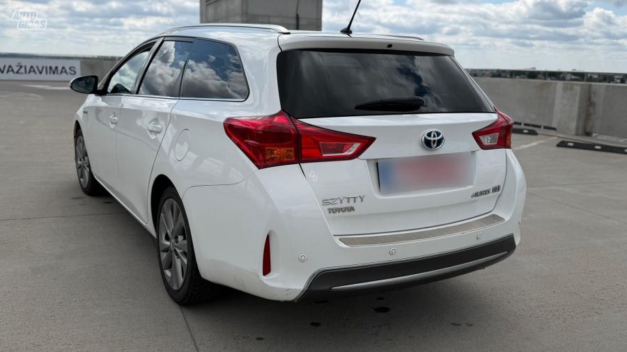 Toyota Auris 2014 in Vilnius, with an engine capacity of 1.80 L and mileage of 215 thousand km for 7200 €, photo 6 on AUTOMOTO.COM.LV