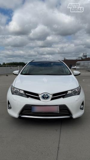 Toyota Auris 2014 in Vilnius, with an engine capacity of 1.80 L and mileage of 215 thousand km for 7200 €, photo 7 on AUTOMOTO.COM.LV