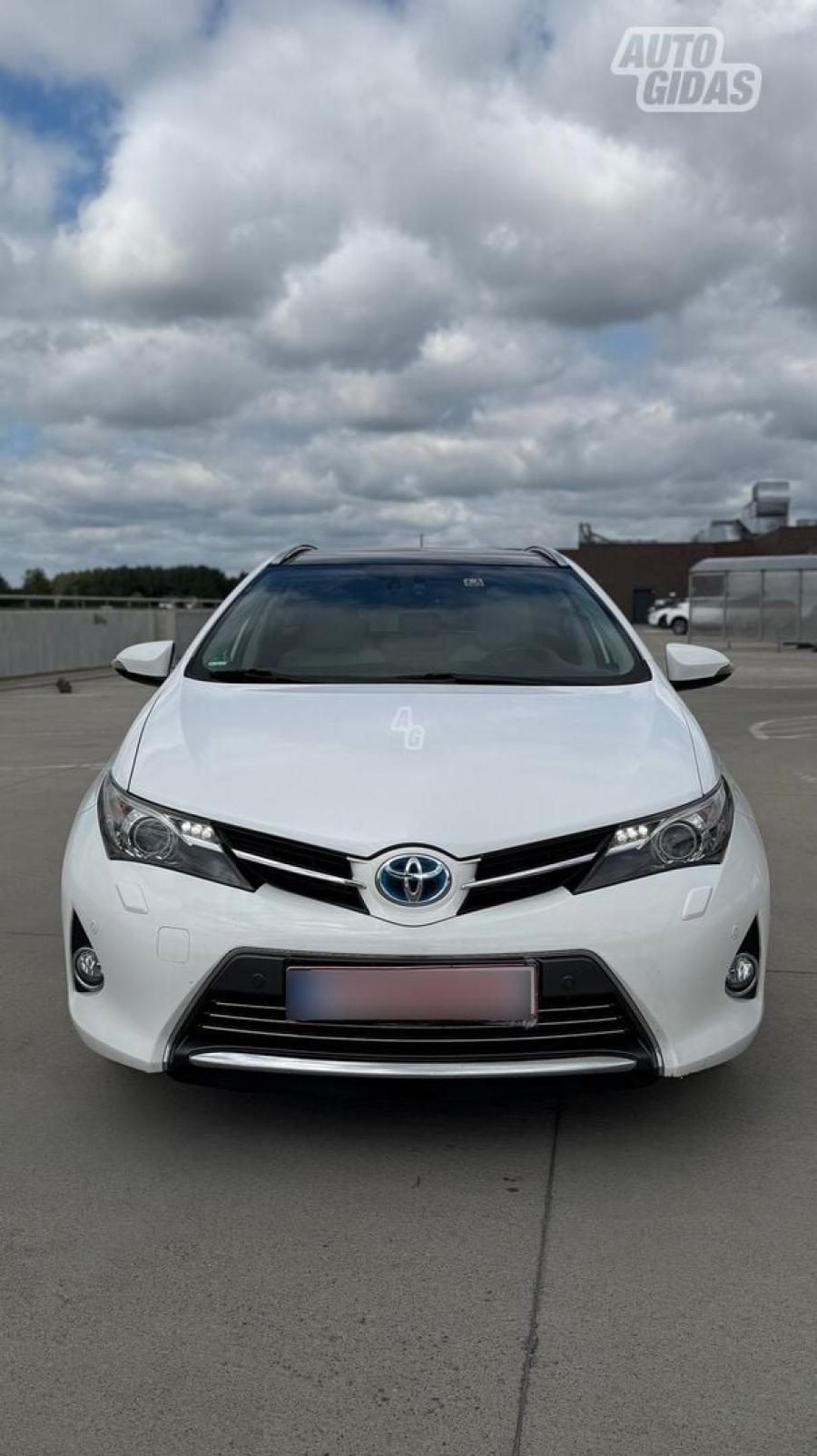 Toyota Auris 2014 in Vilnius, with an engine capacity of 1.80 L and mileage of 215 thousand km for 7200 €, photo 7 on AUTOMOTO.COM.LV