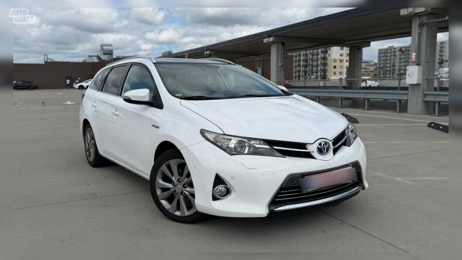Toyota Auris 2014 in Vilnius, with an engine capacity of 1.80 L and mileage of 215 thousand km for 7200 €, photo 8 on AUTOMOTO.COM.LV