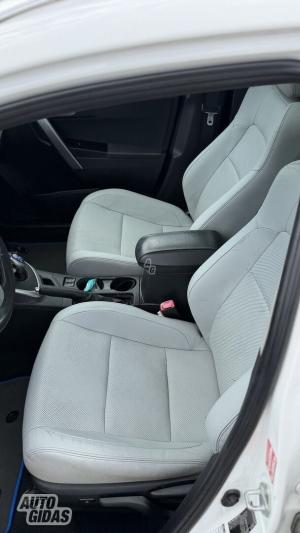 Toyota Auris 2014 in Vilnius, with an engine capacity of 1.80 L and mileage of 215 thousand km for 7200 €, photo 10 on AUTOMOTO.COM.LV