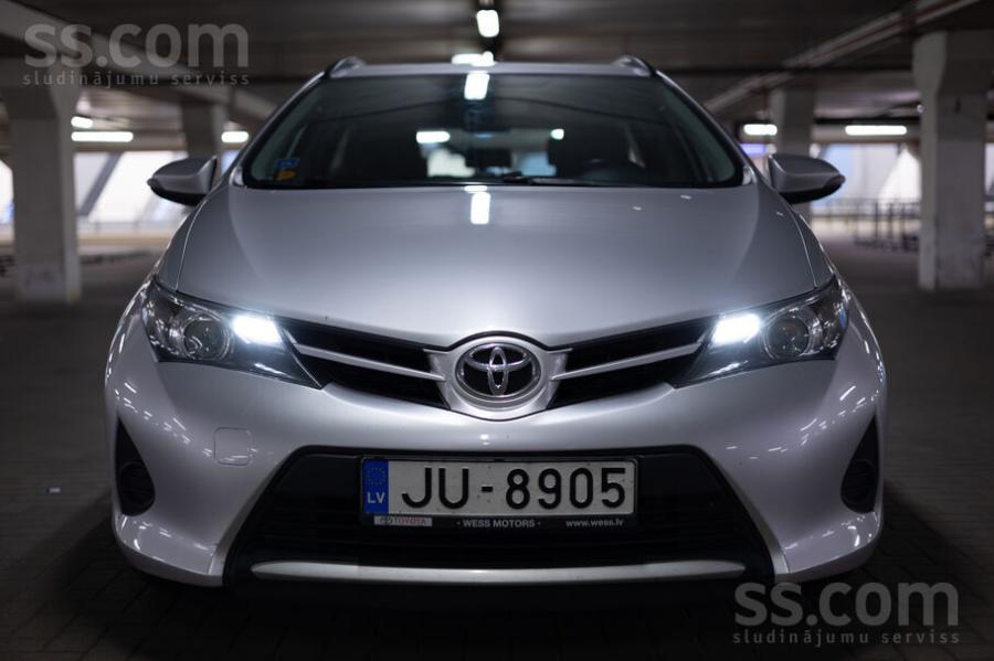 Toyota Auris 2015 in Riga, with an engine capacity of 1.60 L and mileage of 0 thousand km for 8700 €, photo 1 on AUTOMOTO.COM.LV
