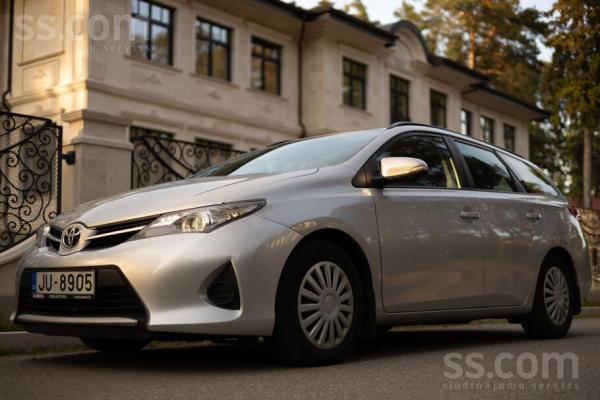 Toyota Auris 2015 in Riga, with an engine capacity of 1.60 L and mileage of 0 thousand km for 6500 €, photo 5 on AUTOMOTO.COM.LV