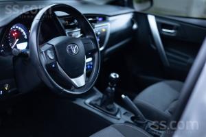 Toyota Auris 2015 in Riga, with an engine capacity of 1.60 L and mileage of 0 thousand km for 8700 €, photo 7 on AUTOMOTO.COM.LV