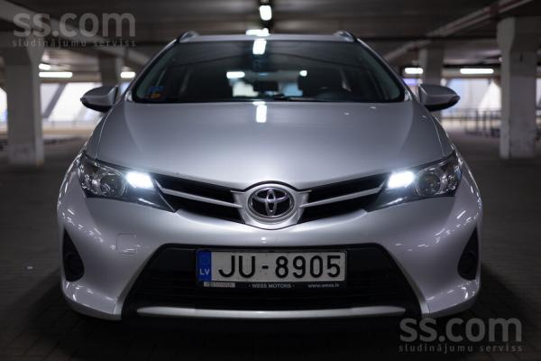 Toyota Auris 2015 in Riga, with an engine capacity of 1.60 L and mileage of 0 thousand km for 5900 €, photo 1 on AUTOMOTO.COM.LV
