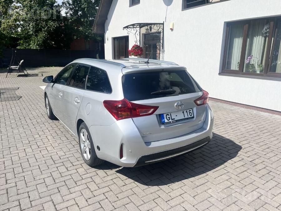 Toyota Auris 2015 Rīga, ar dzinēja tilpumu 1.60 L un nobraukumu 150 tūkst. km par 9800 €, foto 2 vietnē AUTOMOTO.COM.LV