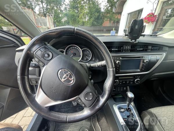 Toyota Auris 2015 Rīga, ar dzinēja tilpumu 1.60 L un nobraukumu 150 tūkst. km par 9800 €, foto 4 vietnē AUTOMOTO.COM.LV