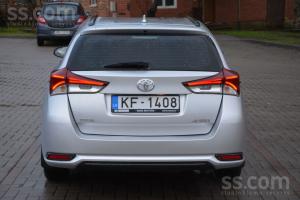 Toyota Auris 2015 in Valmiera, with an engine capacity of 1.60 L and mileage of 255 thousand km for 7650 €, photo 5 on AUTOMOTO.COM.LV