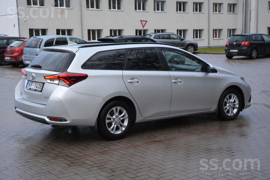 Toyota Auris 2015 in Valmiera, with an engine capacity of 1.60 L and mileage of 255 thousand km for 7650 €, photo 6 on AUTOMOTO.COM.LV
