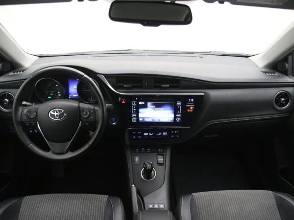 Toyota Auris 2015 Viļņa, ar dzinēja tilpumu 1.80 L un nobraukumu 198 tūkst. km par 10599 €, foto 2 vietnē AUTOMOTO.COM.LV