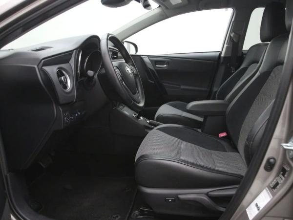Toyota Auris 2015 Viļņa, ar dzinēja tilpumu 1.80 L un nobraukumu 198 tūkst. km par 10599 €, foto 4 vietnē AUTOMOTO.COM.LV