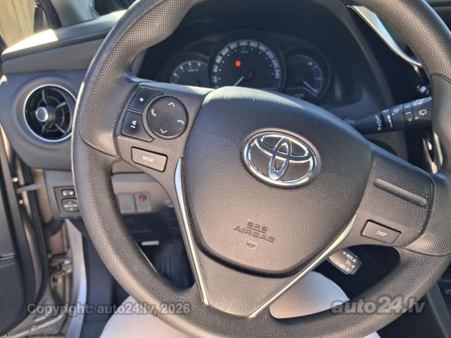 Toyota Auris 2015 Pērnava, ar dzinēja tilpumu 1.40 L un nobraukumu 247 tūkst. km par 6000 €, foto 8 vietnē AUTOMOTO.COM.LV