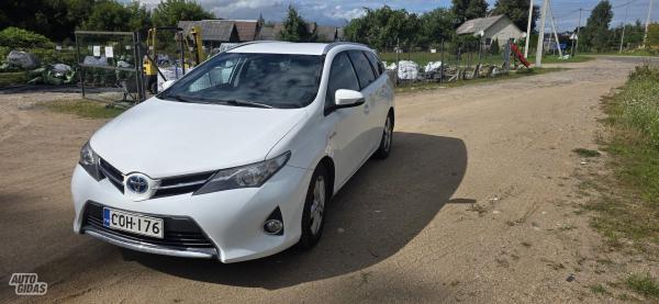 Toyota Auris 2015 in Vilnius, with an engine capacity of 1.80 L and mileage of 425 thousand km for 6950 €, photo 3 on AUTOMOTO.COM.LV