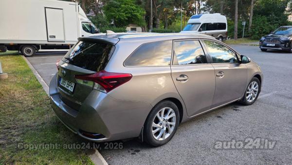 Toyota Auris 2015 in Tallinn, with an engine capacity of 1.60 L and mileage of 114 thousand km for 7800 €, photo 5 on AUTOMOTO.COM.LV