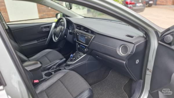 Toyota Auris 2015 in Vilnius, with an engine capacity of 1.80 L and mileage of 240 thousand km for 7900 €, photo 9 on AUTOMOTO.COM.LV