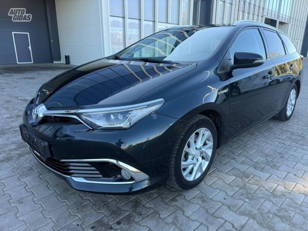 Toyota Auris 2015 in Vilnius, with an engine capacity of 1.80 L and mileage of 171 thousand km for 12350 €, photo 1 on AUTOMOTO.COM.LV