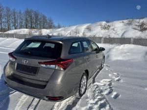 Toyota Auris 2016 in Ukmerge, with an engine capacity of 1.60 L and mileage of 192 thousand km for 7250 €, photo 5 on AUTOMOTO.COM.LV