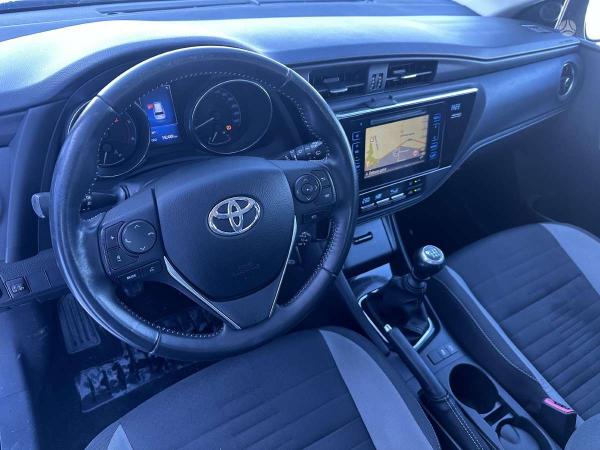 Toyota Auris 2016 in Ukmerge, with an engine capacity of 1.60 L and mileage of 192 thousand km for 7250 €, photo 6 on AUTOMOTO.COM.LV