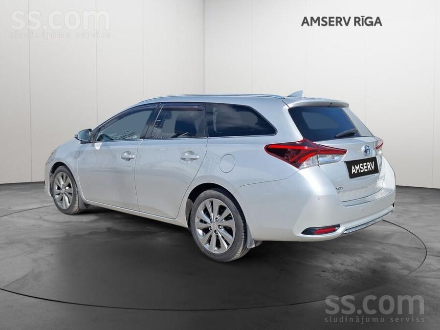 Toyota Auris 2016 in Riga, with an engine capacity of 1.80 L and mileage of 153 thousand km for 10900 €, photo 5 on AUTOMOTO.COM.LV