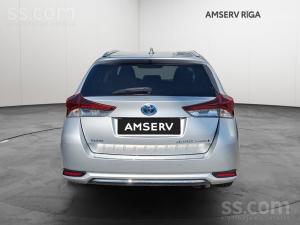Toyota Auris 2016 in Riga, with an engine capacity of 1.80 L and mileage of 153 thousand km for 10900 €, photo 7 on AUTOMOTO.COM.LV