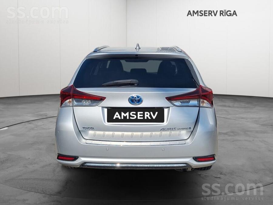 Toyota Auris 2016 in Riga, with an engine capacity of 1.80 L and mileage of 153 thousand km for 10900 €, photo 7 on AUTOMOTO.COM.LV