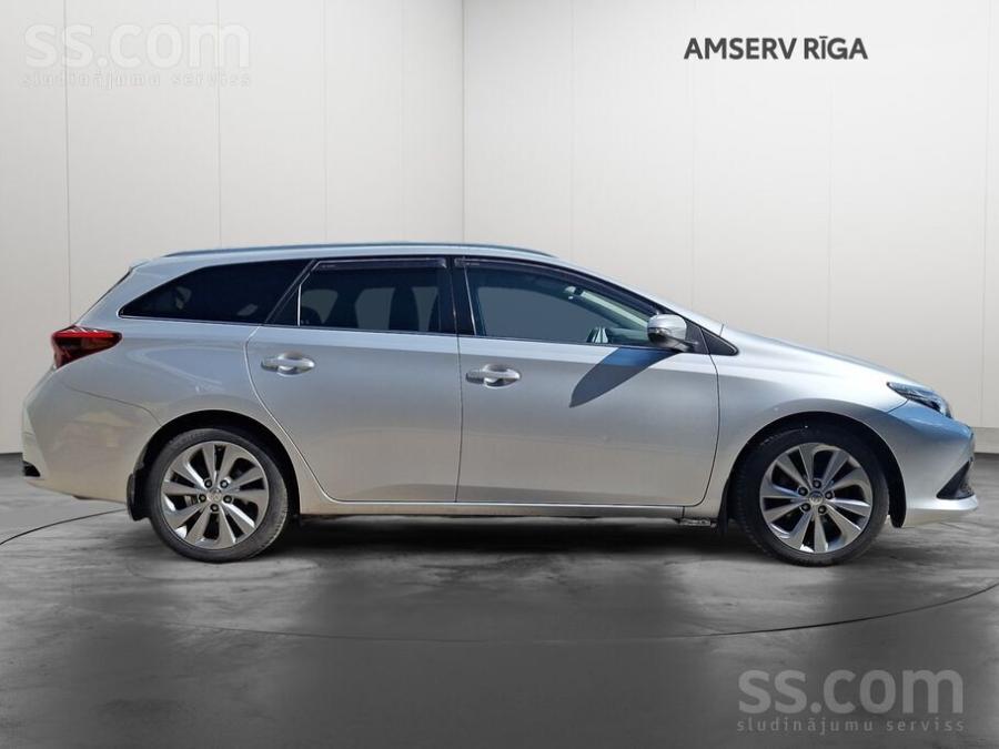 Toyota Auris 2016 in Riga, with an engine capacity of 1.80 L and mileage of 153 thousand km for 10900 €, photo 8 on AUTOMOTO.COM.LV