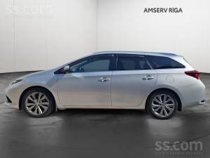 Toyota Auris 2016 in Riga, with an engine capacity of 1.80 L and mileage of 153 thousand km for 10900 €, photo 9 on AUTOMOTO.COM.LV
