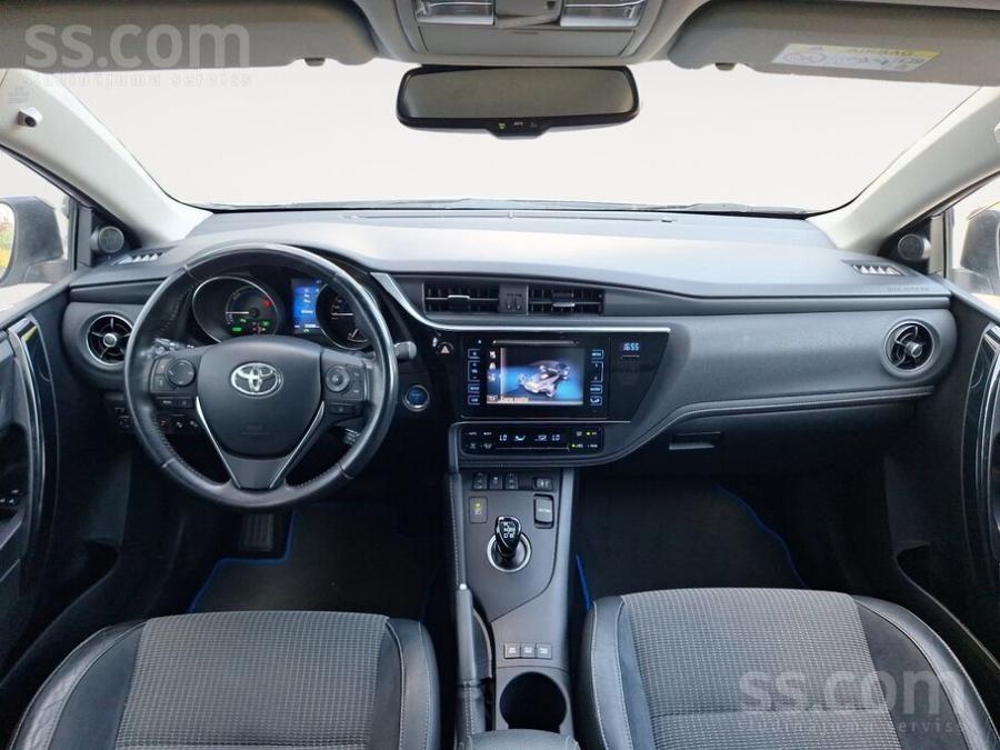 Toyota Auris 2016 in Riga, with an engine capacity of 1.80 L and mileage of 153 thousand km for 10900 €, photo 10 on AUTOMOTO.COM.LV