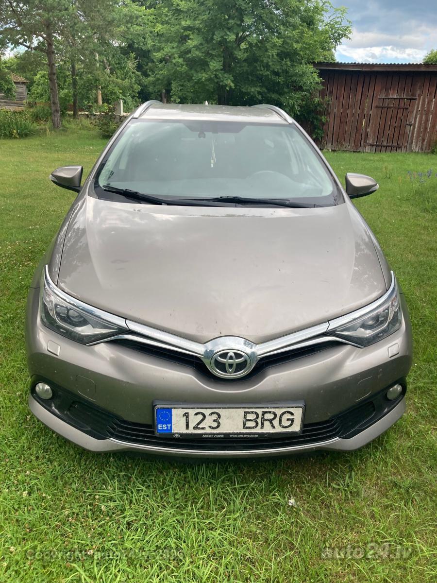 Toyota Auris 2016 in Tallinn, with an engine capacity of 1.60 L and mileage of 153 thousand km for 9900 €, photo 4 on AUTOMOTO.COM.LV