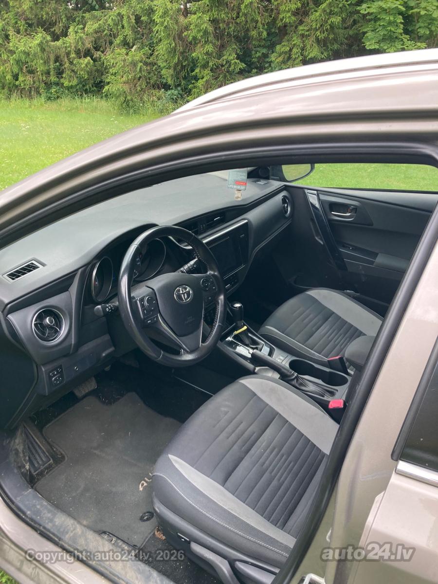 Toyota Auris 2016 in Tallinn, with an engine capacity of 1.60 L and mileage of 153 thousand km for 9900 €, photo 7 on AUTOMOTO.COM.LV
