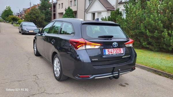 Toyota Auris 2016 Šauļi vietnē Toyota Auris 2016 Šauļi, ar dzinēja tilpumu 1.80 L un nobraukumu 265 tūkst. km par 9850 €, foto 8 vietnē AUTOMOTO.COM.LV