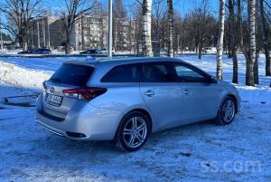 Toyota Auris 2017 in Riga, with an engine capacity of 1.80 L and mileage of 113 thousand km for 11590 €, photo 3 on AUTOMOTO.COM.LV