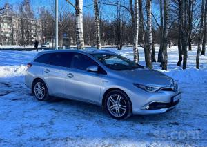 Toyota Auris 2017 in Riga, with an engine capacity of 1.80 L and mileage of 113 thousand km for 11590 €, photo 4 on AUTOMOTO.COM.LV