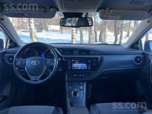 Toyota Auris 2017 in Riga, with an engine capacity of 1.80 L and mileage of 113 thousand km for 11590 €, photo 11 on AUTOMOTO.COM.LV