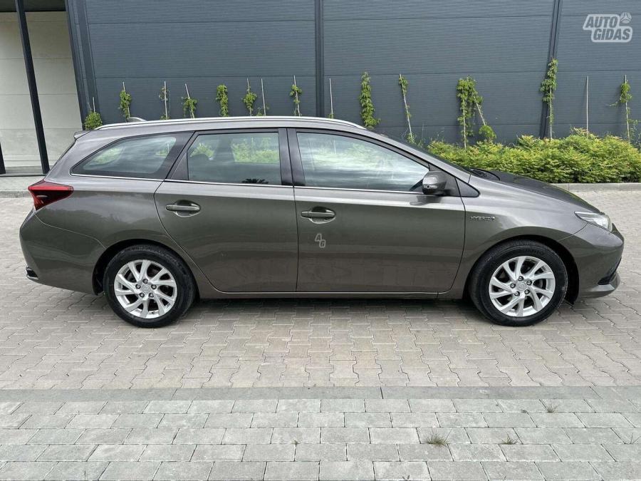 Toyota Auris 2017 in Vilnius, with an engine capacity of 1.80 L and mileage of 264 thousand km for 10200 €, photo 13 on AUTOMOTO.COM.LV