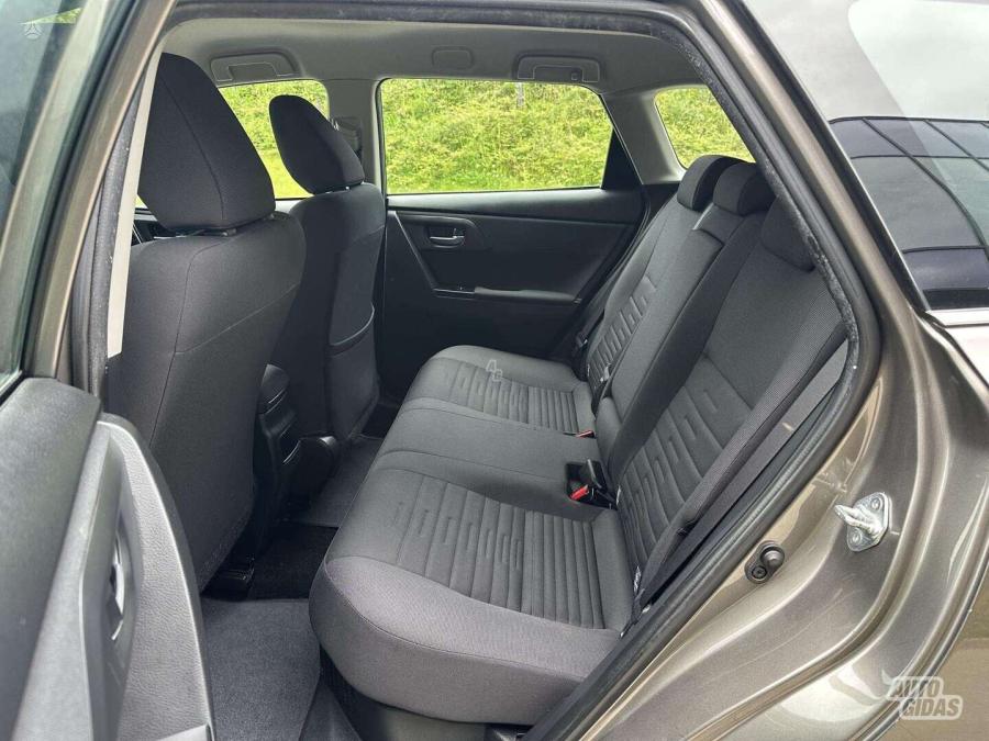 Toyota Auris 2017 in Vilnius, with an engine capacity of 1.80 L and mileage of 264 thousand km for 10200 €, photo 17 on AUTOMOTO.COM.LV
