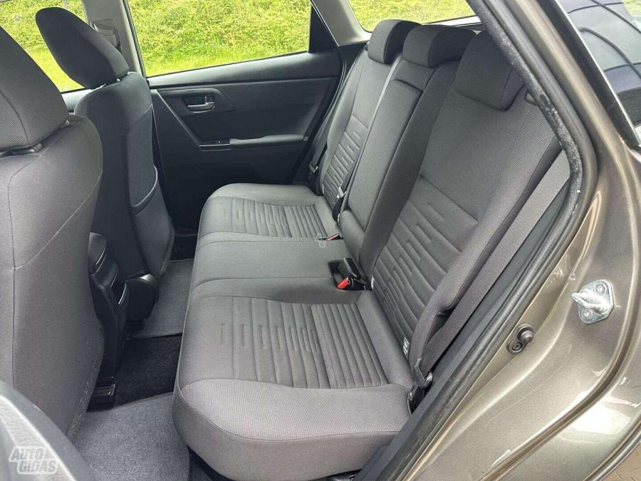 Toyota Auris 2017 in Vilnius, with an engine capacity of 1.80 L and mileage of 264 thousand km for 10200 €, photo 18 on AUTOMOTO.COM.LV
