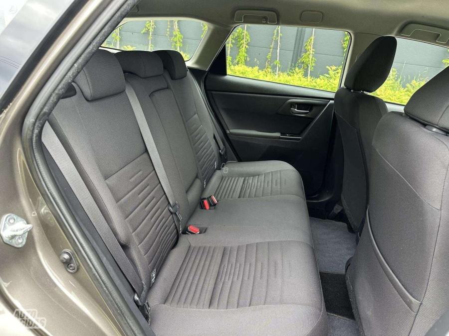 Toyota Auris 2017 in Vilnius, with an engine capacity of 1.80 L and mileage of 264 thousand km for 10200 €, photo 20 on AUTOMOTO.COM.LV
