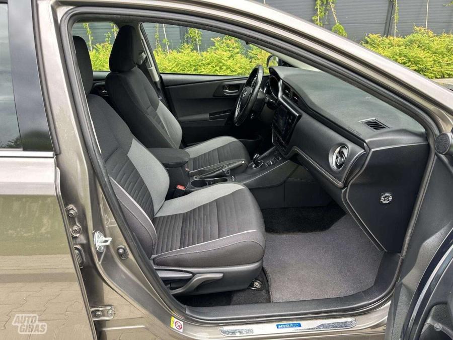 Toyota Auris 2017 in Vilnius, with an engine capacity of 1.80 L and mileage of 264 thousand km for 10200 €, photo 21 on AUTOMOTO.COM.LV