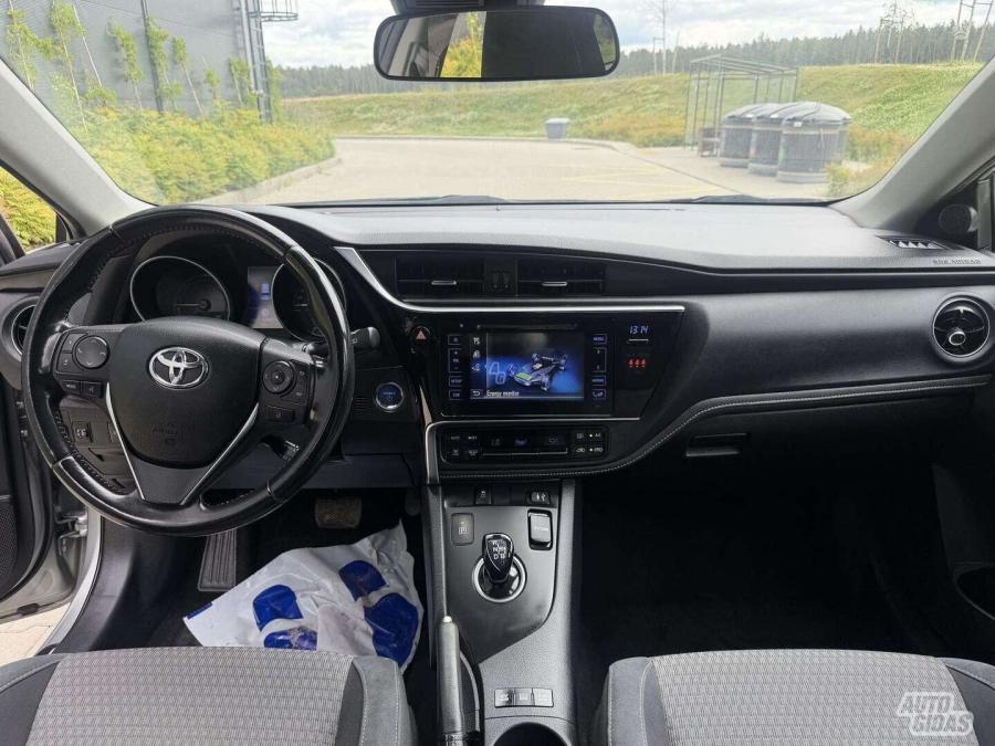 Toyota Auris 2017 in Vilnius, with an engine capacity of 1.80 L and mileage of 128 thousand km for 13950 €, photo 25 on AUTOMOTO.COM.LV