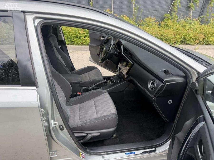 Toyota Auris 2017 in Vilnius, with an engine capacity of 1.80 L and mileage of 128 thousand km for 13950 €, photo 26 on AUTOMOTO.COM.LV